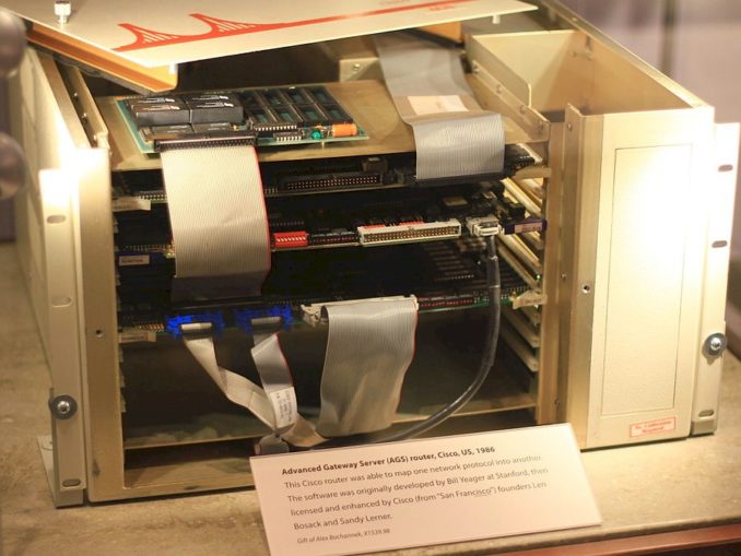 A Rare Peek Inside A 400G Cisco Network Chip